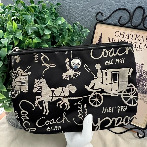 Coach | Bags | Coach Small Zip Bag | Poshmark